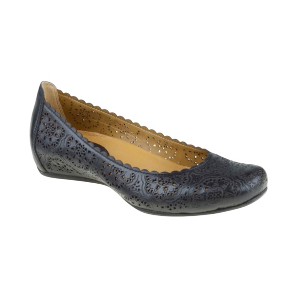 Earthies | Shoes | Earthies Bindi Flat Black Leather Slip On Ballet ...